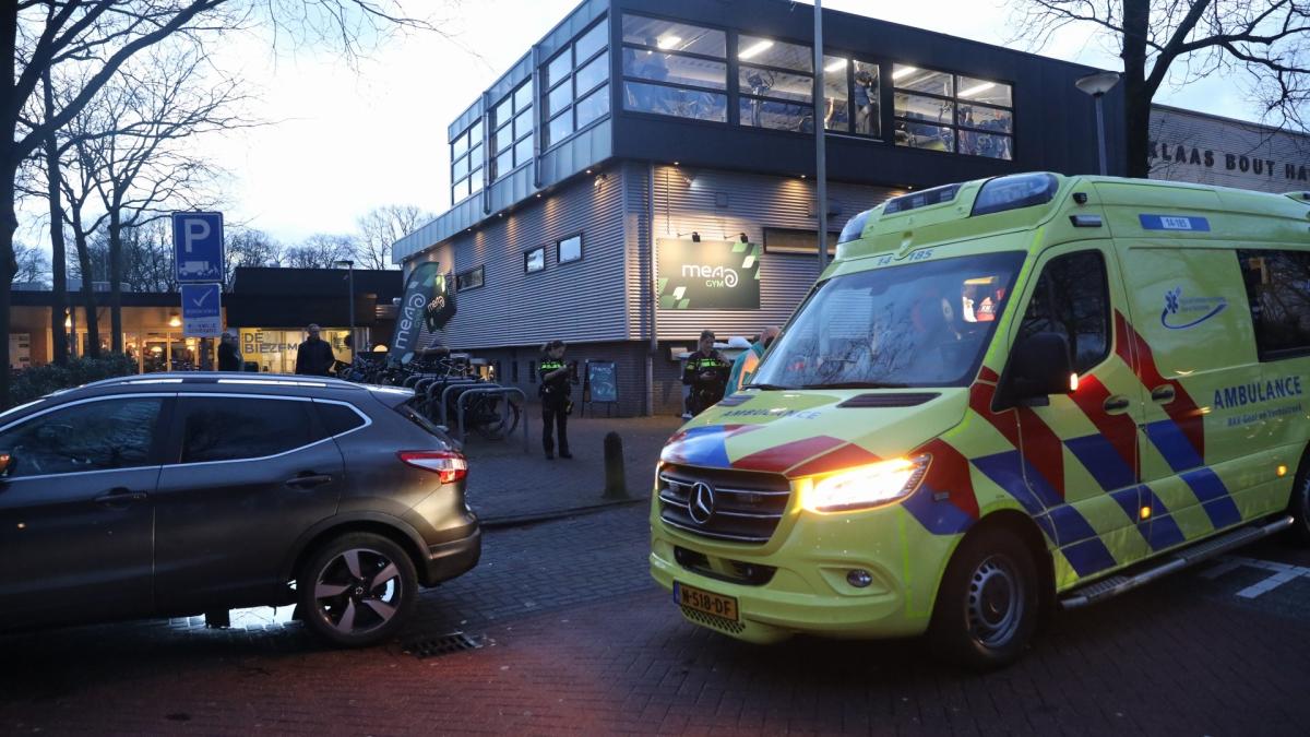 Badgast gereanimeerd in zwembad De Biezem Laren - NH Nieuws