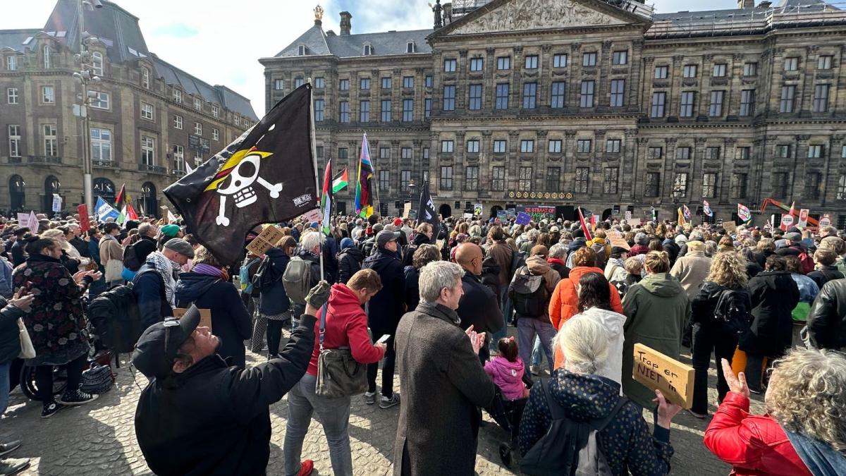 Honderden mensen nemen deel aan demonstratie tegen racisme en discriminatie