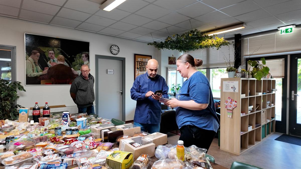 Haarlemse 'voedselredders' zorgen dat jaarlijks 67.000 kilo eten niet ...