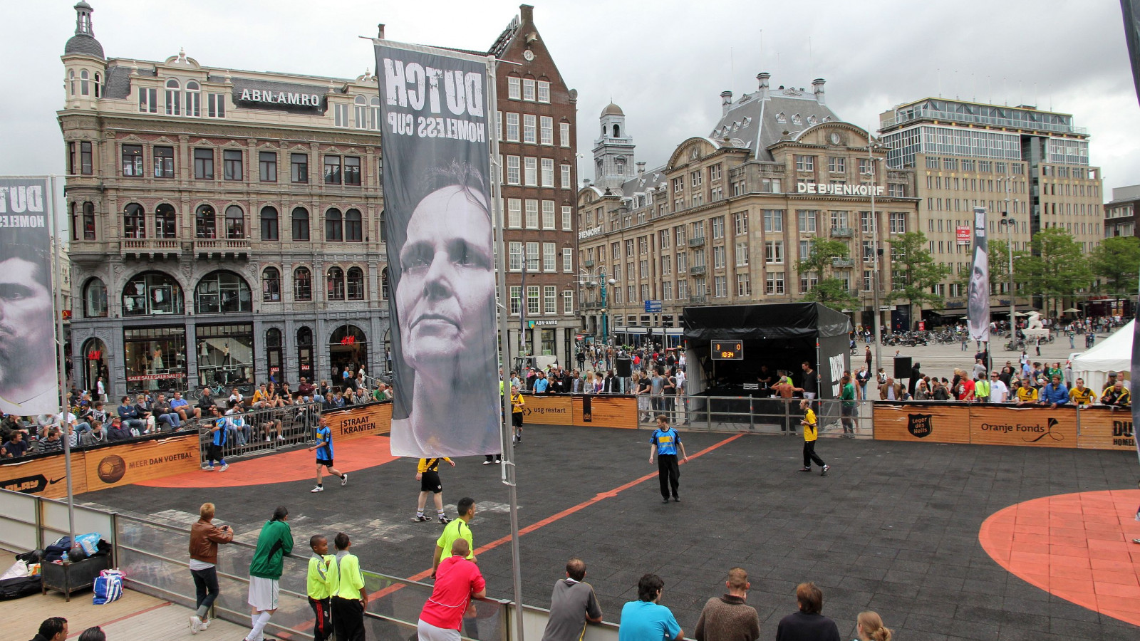 Daklozen Amsterdam Voetballend Op Dreef NH Nieuws daklozen-amsterdam-voetballend-op-dreef-nh-nieuws